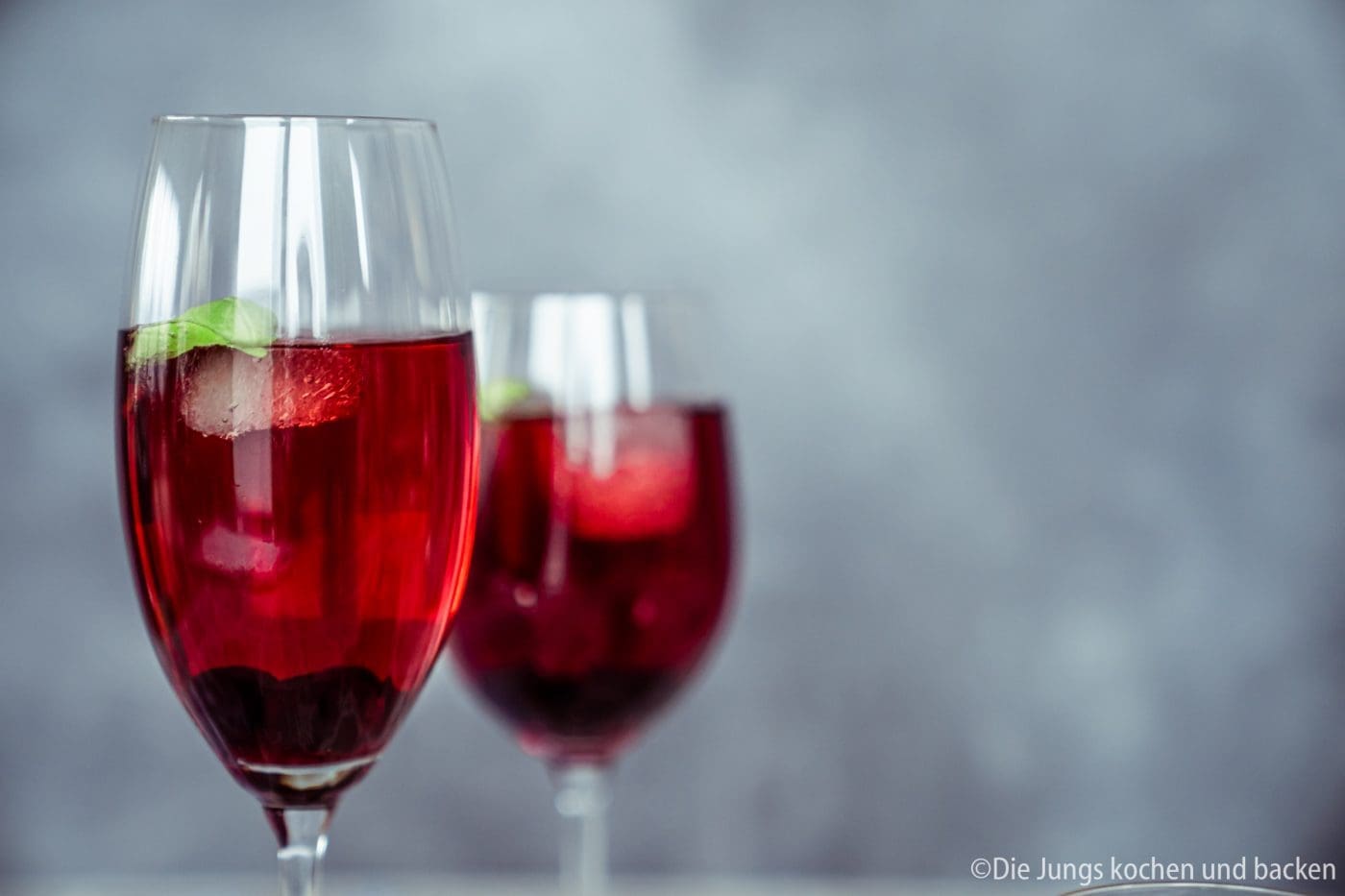 Kirsch-Basilikum Spritz | Aperitif - Drink | Foodblog Köln
